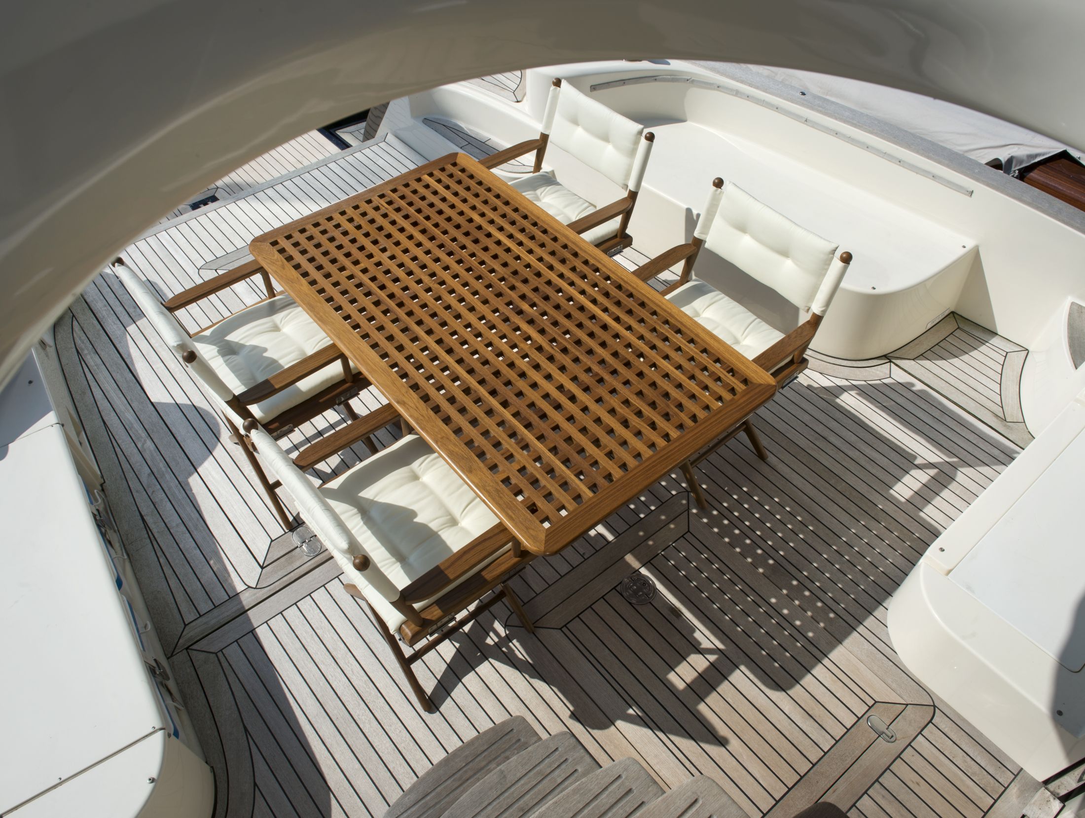 Teak meubelen voor de boot kopen? - ARC Marine